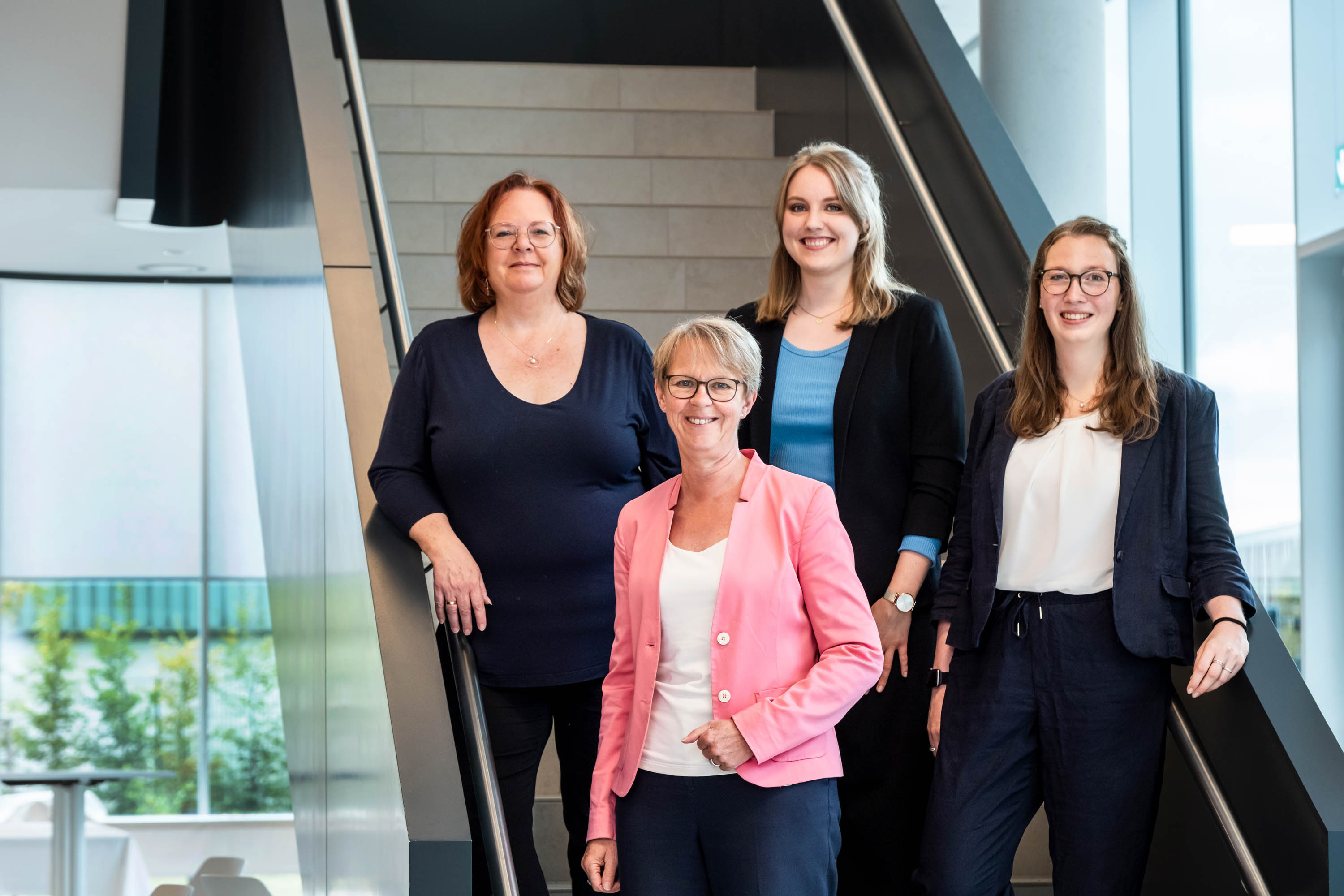 Unsere Ansprechpersonen - IHK Niedersachsen